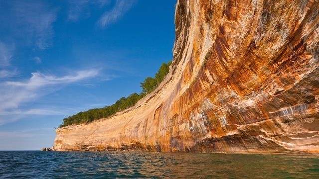 Pictured Rocks Boat Cruises